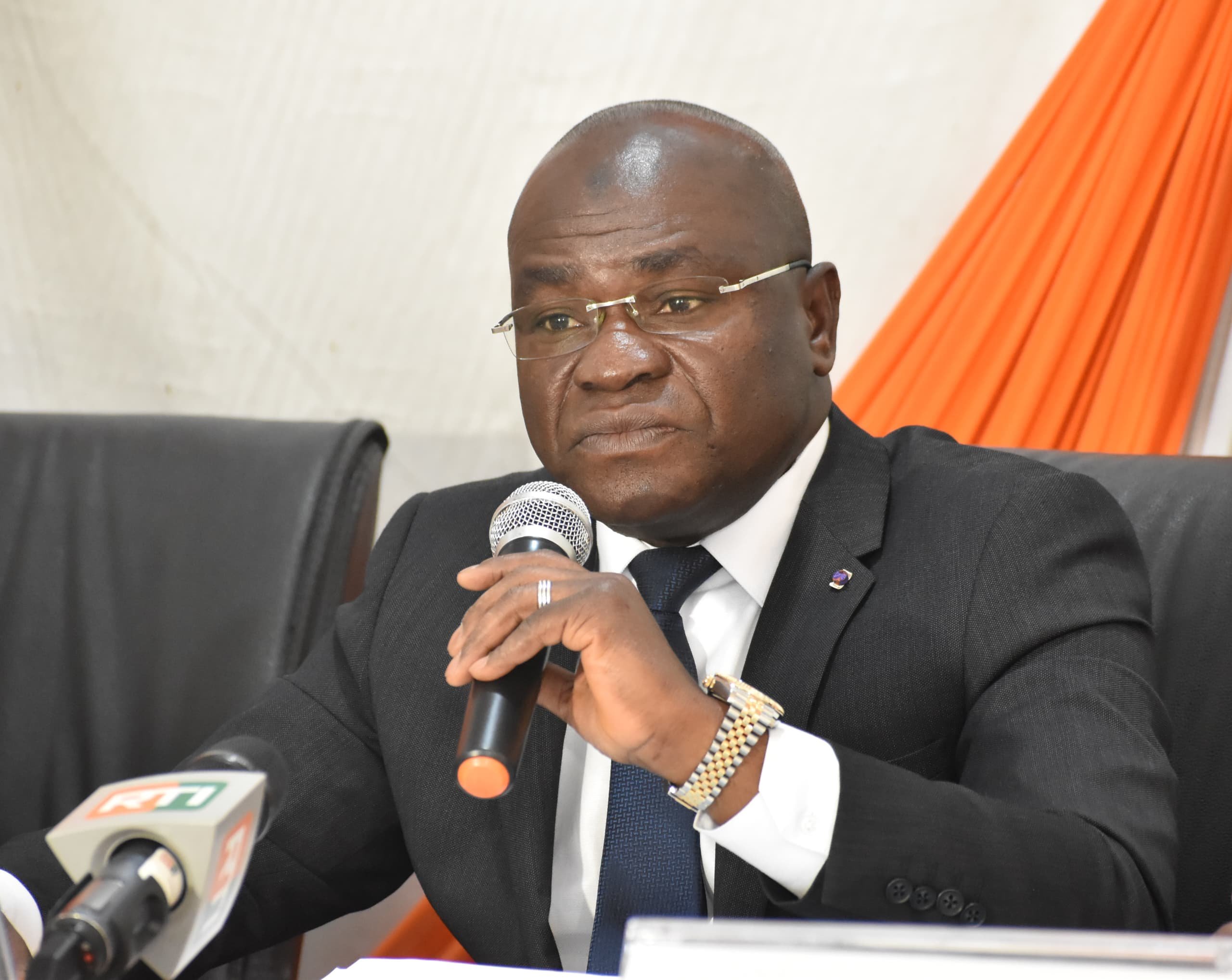 Interview-Ibrahim Kalil Konaté (Président du conseil régional du Hambol ...